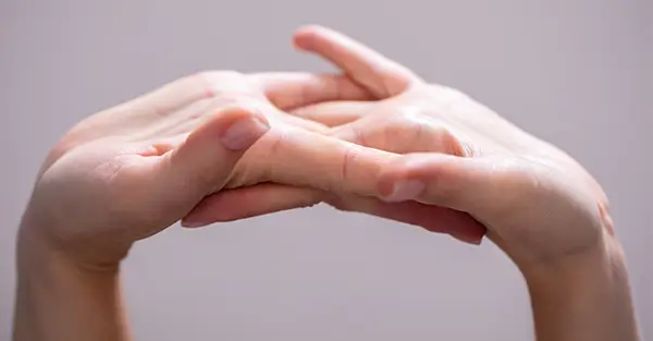 Ask a PT: Why do my joints pop and crack when I move? - Alliance ...